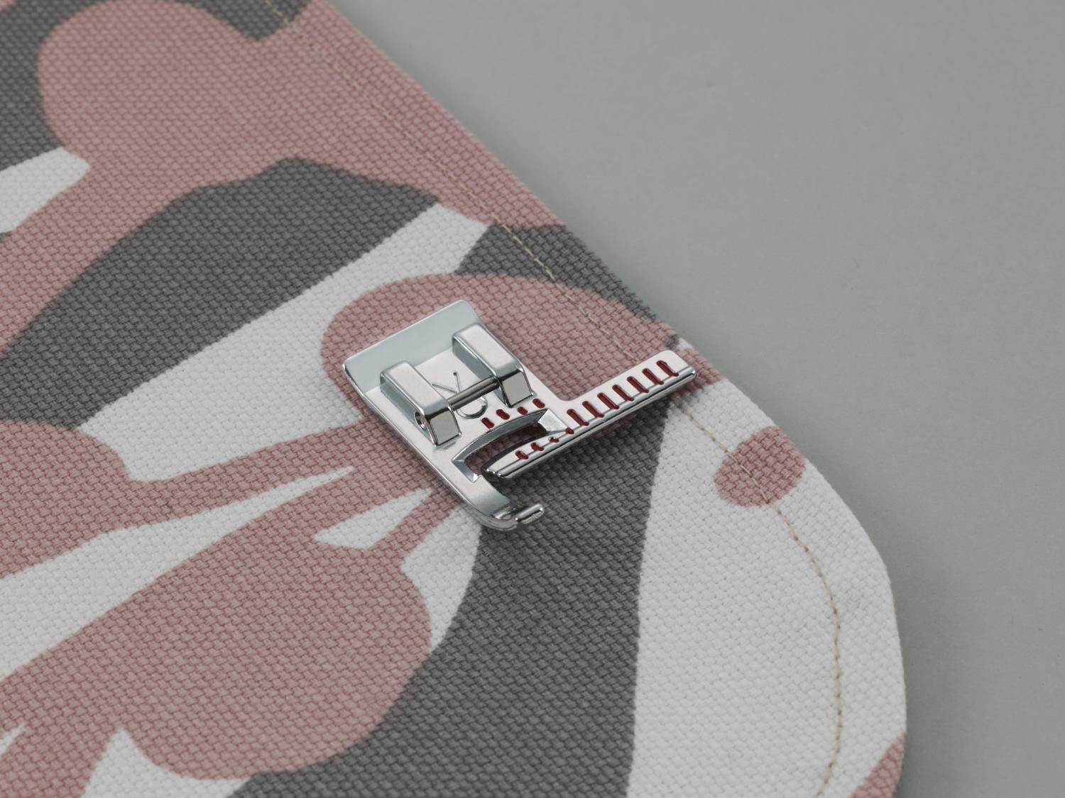 Brother SA189 Vertical Stitch Alignment Foot Seam Guide for Parallel L